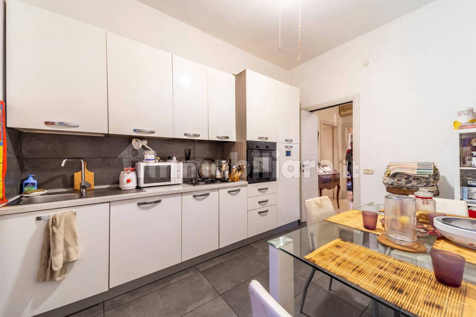 Quadrilocale Borgo Riccio da Parma 15, Centro Storico, Parma