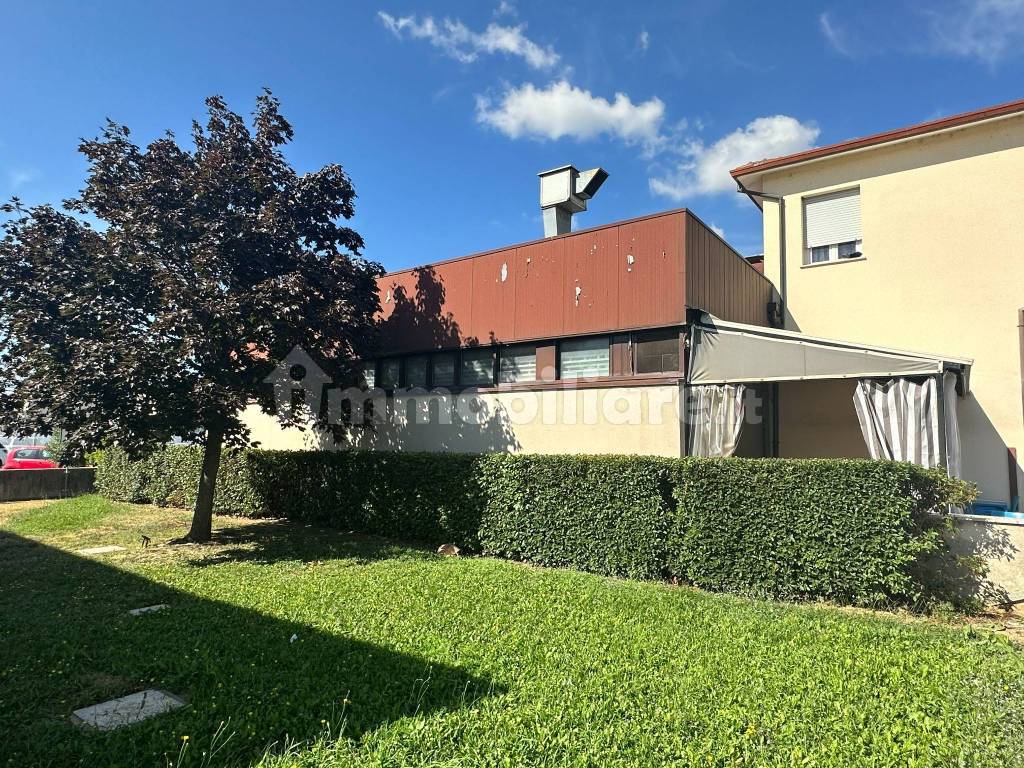 Locale commerciale, Imola, Rif. 106227459 - Immobiliare.it