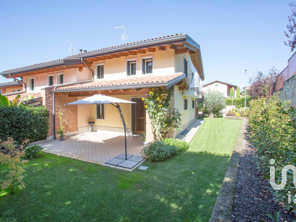 Vendita Villa a schiera in via Paolo VI Sona. Ottimo stato, posto auto ...