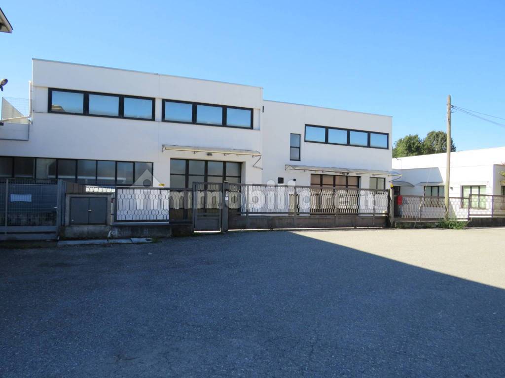 Capannone via Milano 72, Cantù, Rif. 106235979 - Immobiliare.it