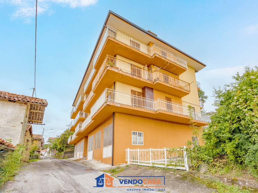 Vendita Appartamento Somano. Trilocale in via Conte d'Aste 9. Buono ...