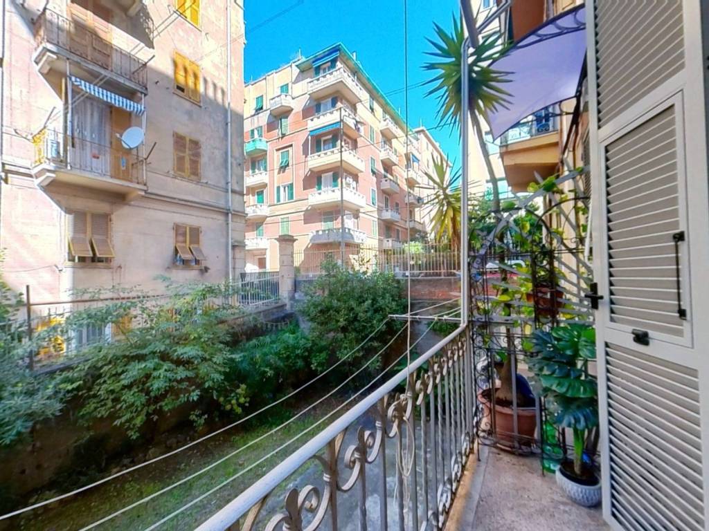Vendita Appartamento Genova. Trilocale in viale Carlo Canepa. Buono ...