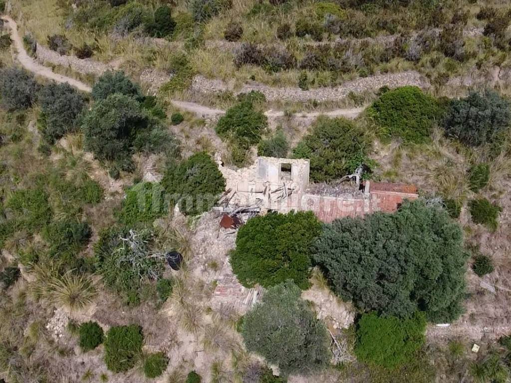 Vendita Rustico Monte Argentario. Da ristrutturare, posto auto, 228 m² ...
