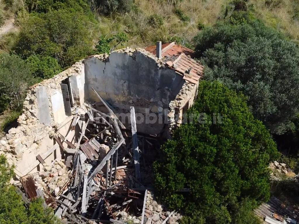 Vendita Rustico Monte Argentario. Da ristrutturare, posto auto, 228 m² ...