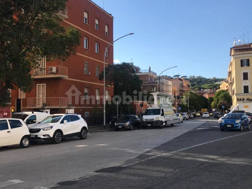 Locale commerciale via della Farnesina, Roma, Rif. 106343565 ...