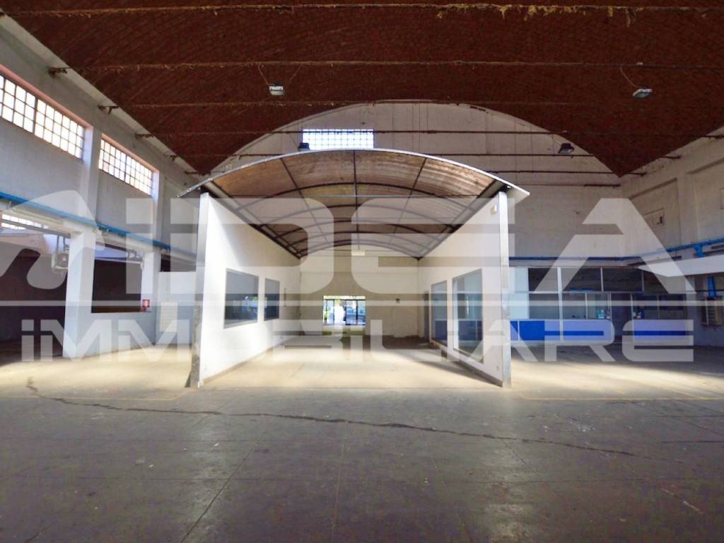 Capannone viale Gaetano Storchi 21, Modena, Rif. 106354571 - Immobiliare.it