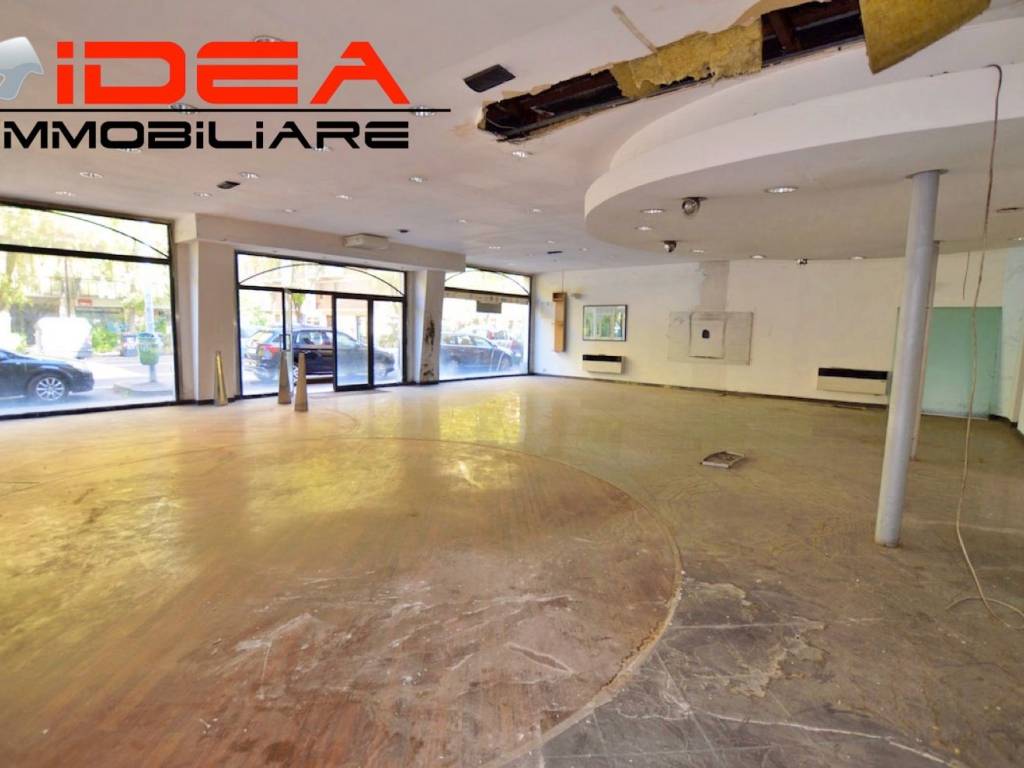 Capannone viale Gaetano Storchi 21, Modena, Rif. 106354571 - Immobiliare.it