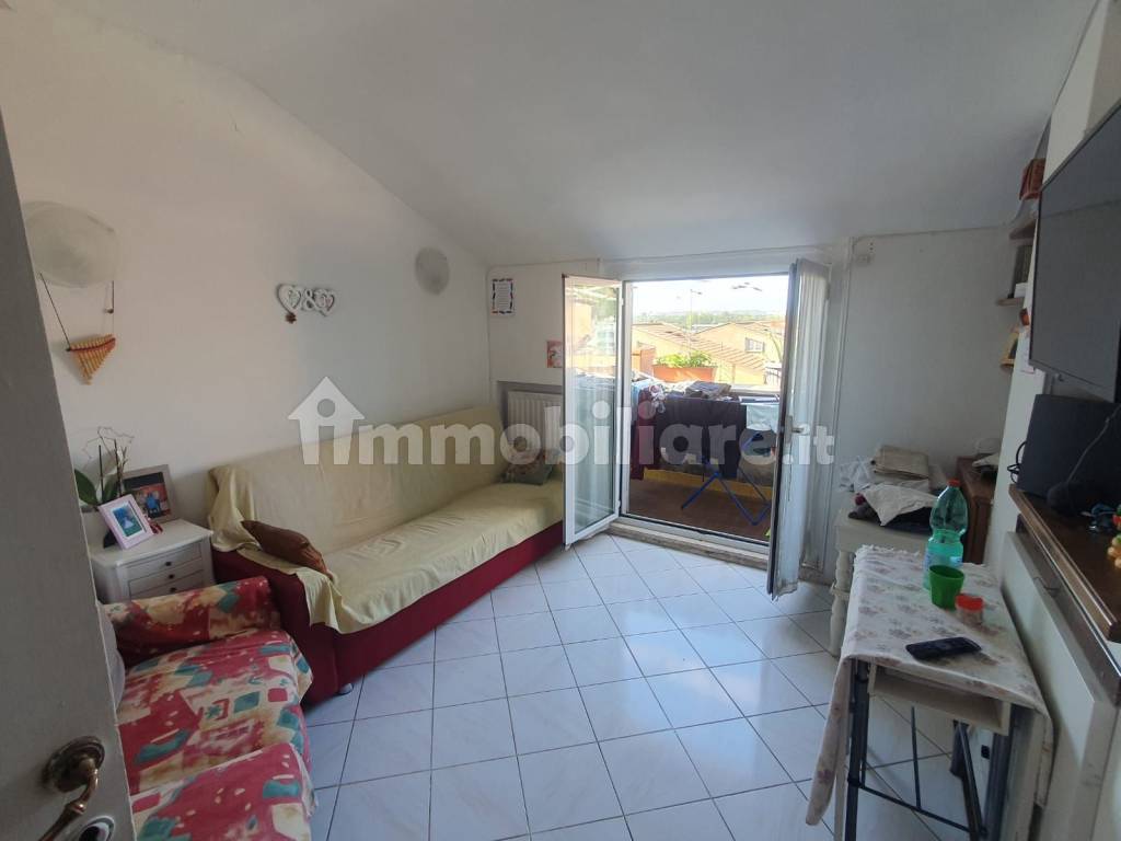 Vendita Mansarda in via del Risaro 110 Roma. Buono stato, con balcone ...