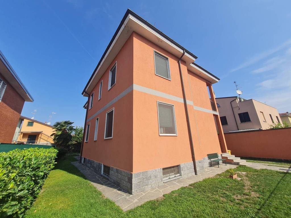 Vendita Appartamento Novate Milanese. Quadrilocale in via Leonardo da ...