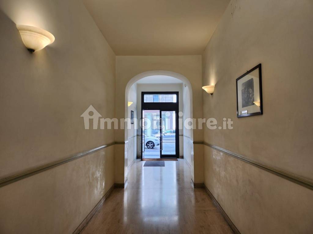 Vendita Appartamento Milano. Trilocale in corso Buenos Aires 56. Buono stato, secondo piano ...