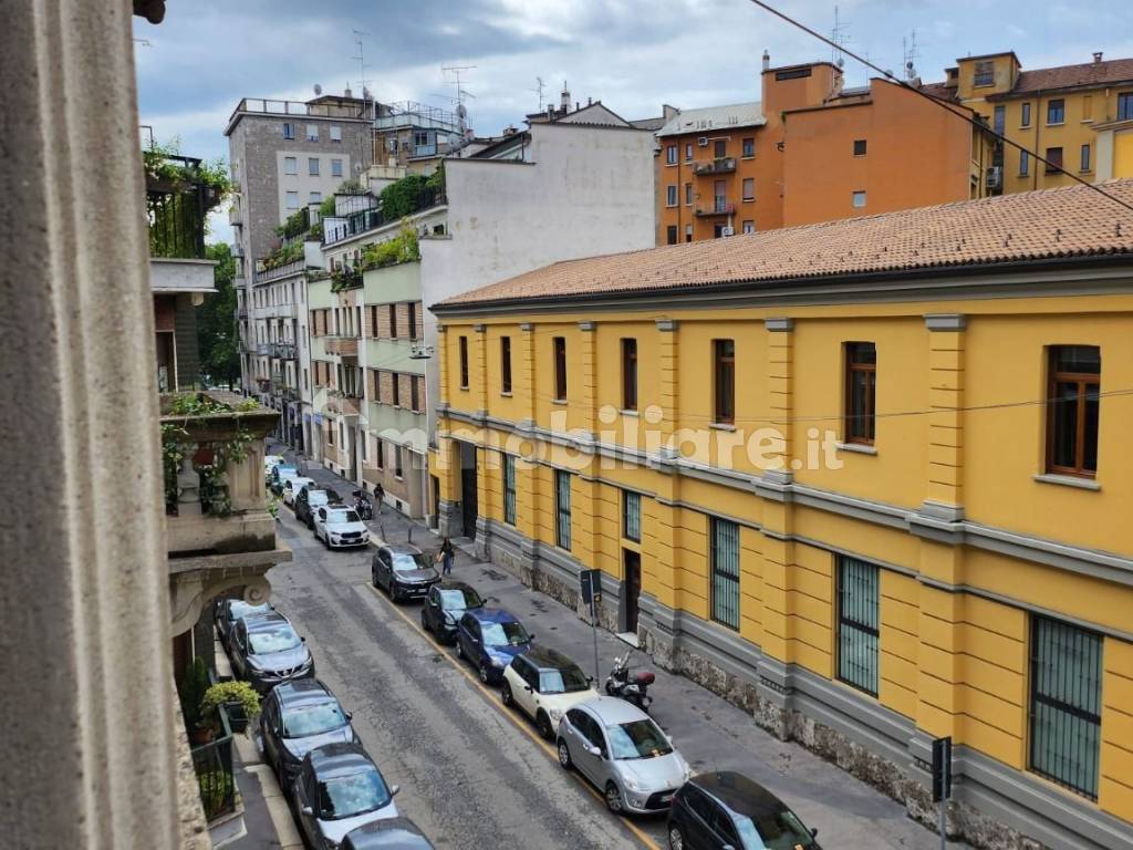 Vendita Appartamento Milano. Trilocale in corso Buenos Aires 56. Buono stato, secondo piano ...
