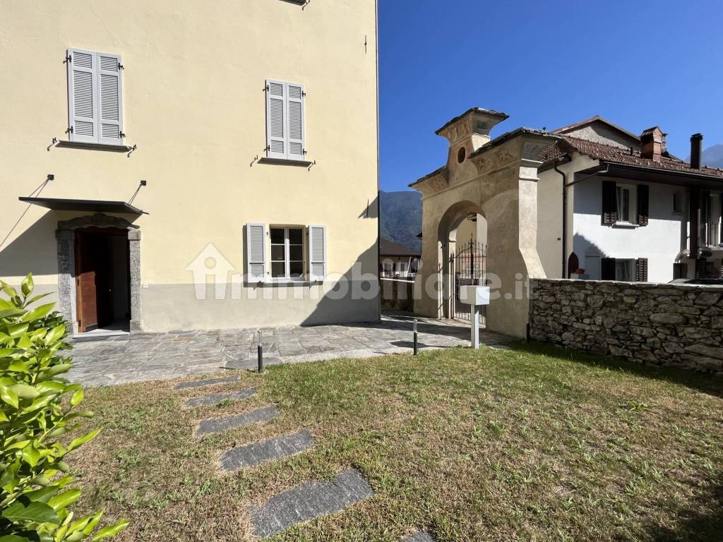 Affitto Terratetto unifamiliare Bellinzona. Ottimo stato, posto auto, riscaldamento ...