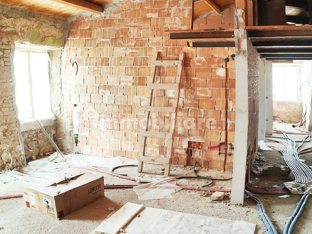 Vendita Appartamento Fabriano. Quadrilocale in frazione Melano 153A. Da ...