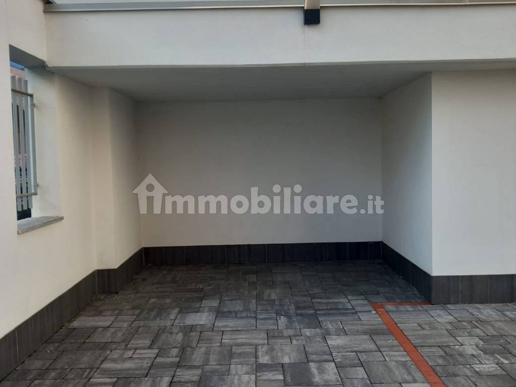 Posto auto - moto via Ronchi 3, Milano, Rif. 106486389 - Immobiliare.it