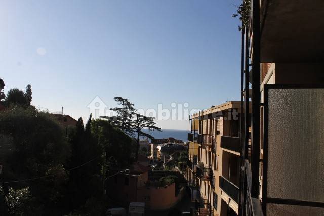 Vendita Appartamento Alassio. Quadrilocale in via Cardellino. Buono ...