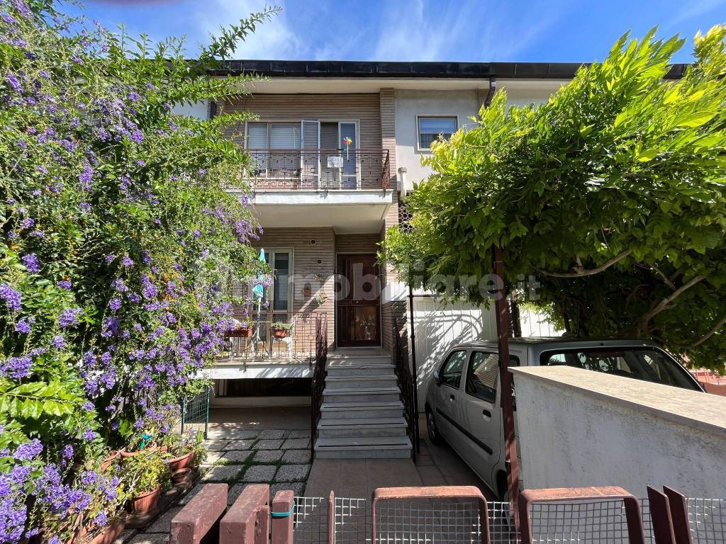 Vendita Villa a schiera in via Costantinopoli 27 Cagliari. Buono stato ...