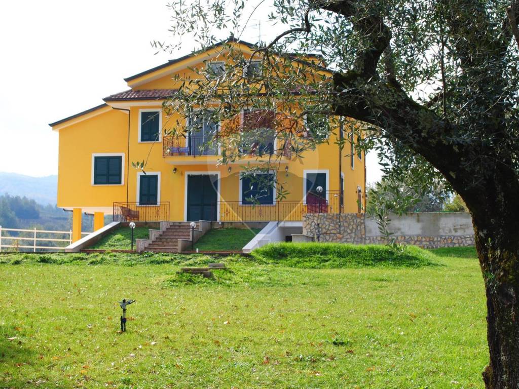 Vendita Terratetto unifamiliare in via Torella 7 Conca della Campania ...