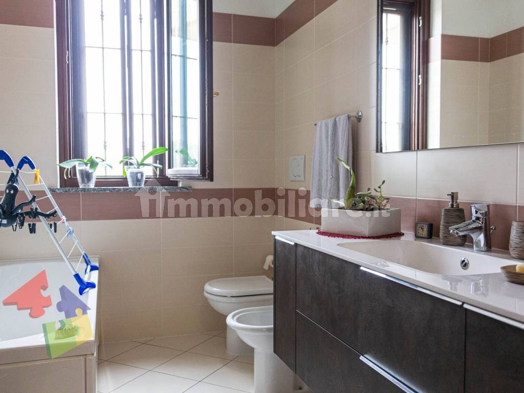 Vendita Appartamento Casarile. Trilocale in via Don Angelo Grossi ...