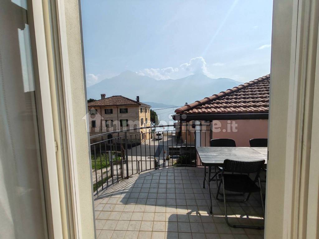 Vendita Appartamento Domaso. Trilocale in via Regina 17. Ottimo stato ...