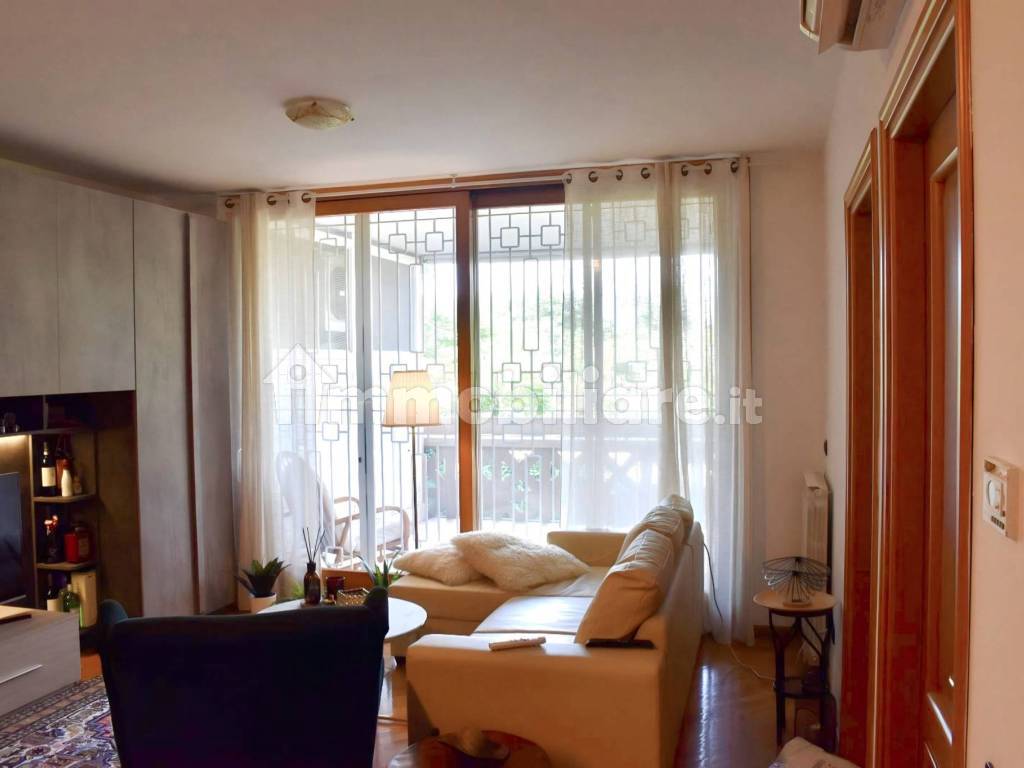 Vendita Appartamento Roma. Trilocale in via Roberto Ago 70. Ottimo ...