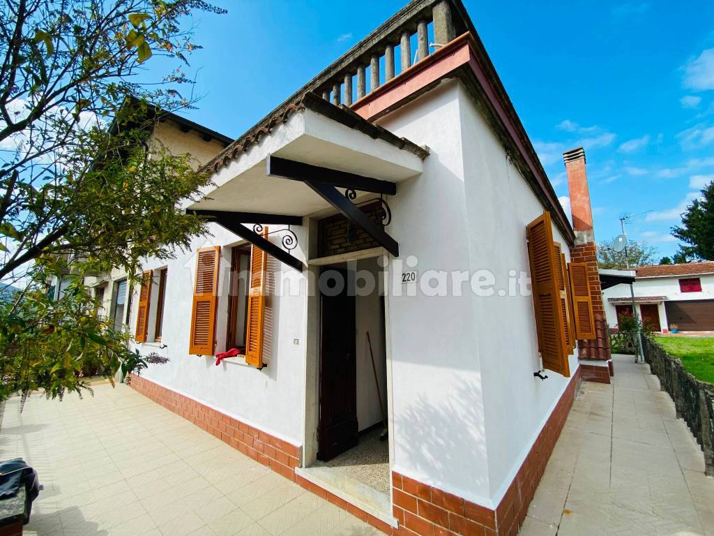 Vendita Villa a schiera in via Roma Sesta Godano. Da ristrutturare ...