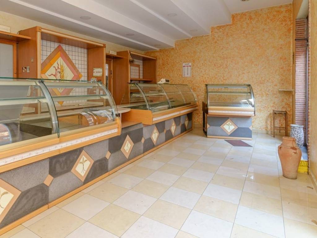 Panificio via Umberto, San Pietro Clarenza, Rif. 106734383 - Immobiliare.it
