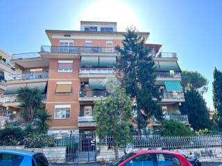 Case in vendita in Via Virginia Agnelli, Roma - Immobiliare.it