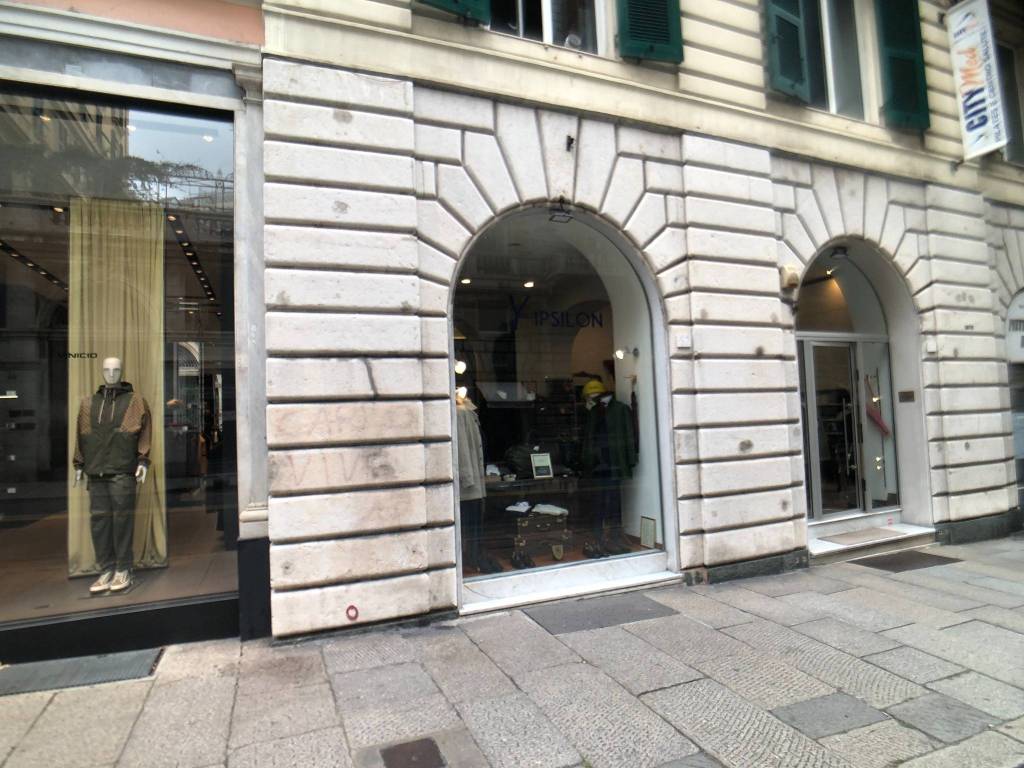 Negozio di abbigliamento via Roma, Genova, Rif. 106739357 - Immobiliare.it