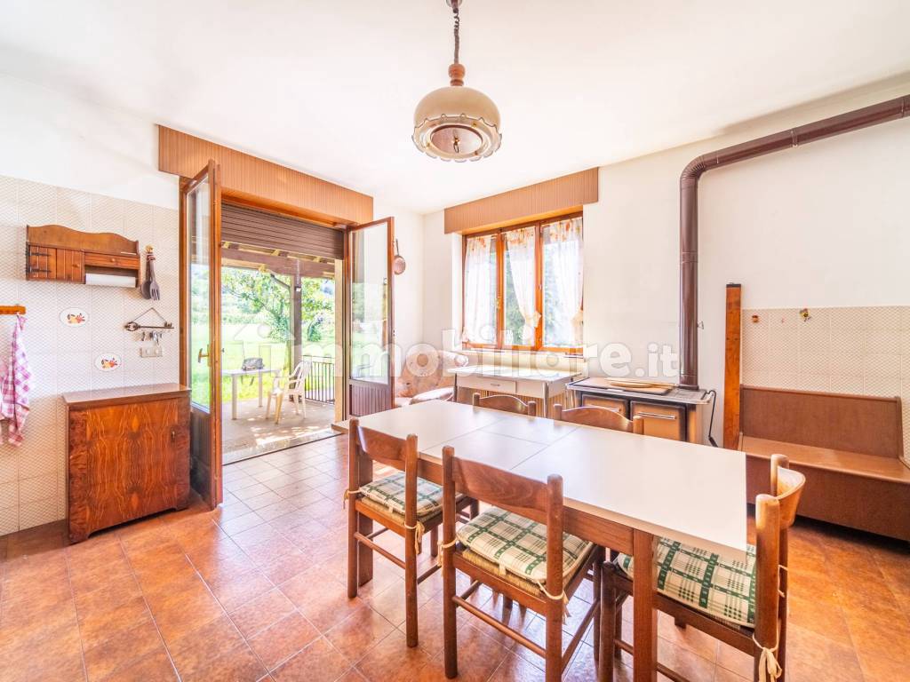 Sale Two-family villa in via Vuarbe 107 Gemona del Friuli. Good ...