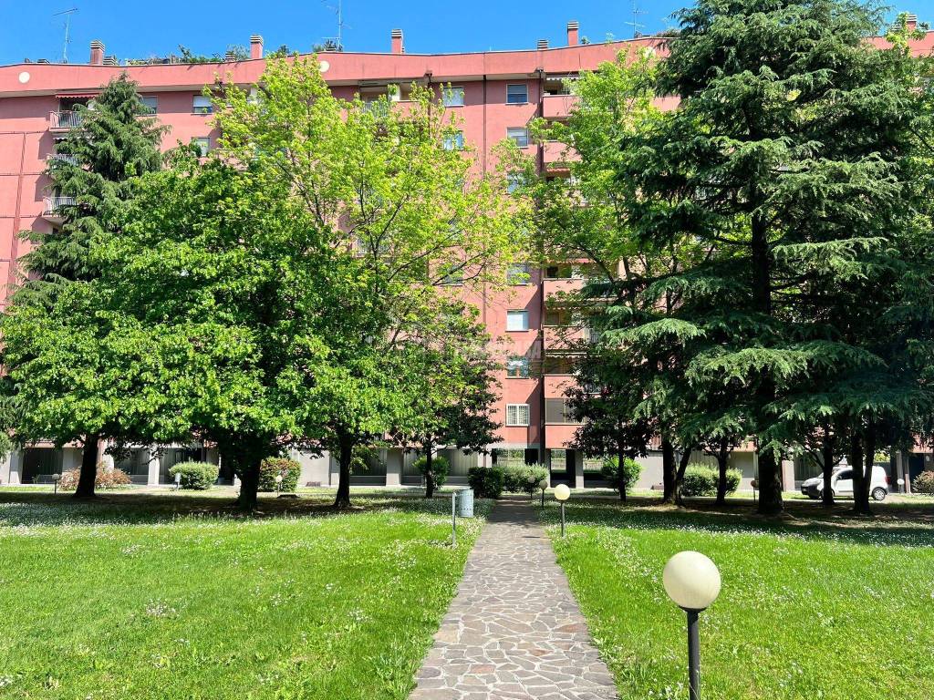 Vendita Appartamento Rozzano. Quadrilocale in via monte penice. Buono ...