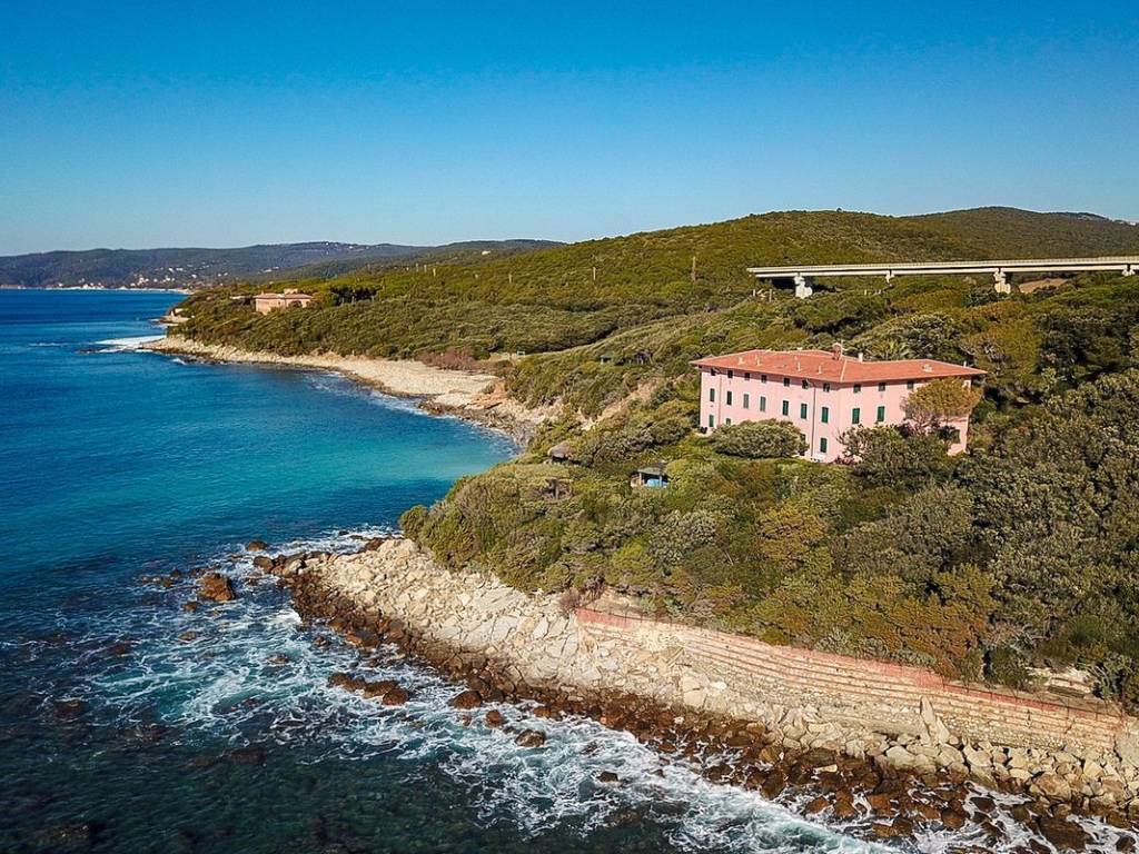 Vendita Appartamento Rosignano Marittimo. Quadrilocale in via Aurelia 1111. Buono stato, piano ...