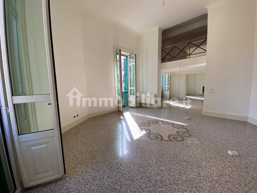 Vendita Appartamento in via Cesare Battisti 50. Messina. Ottimo stato, primo piano, con balcone ...