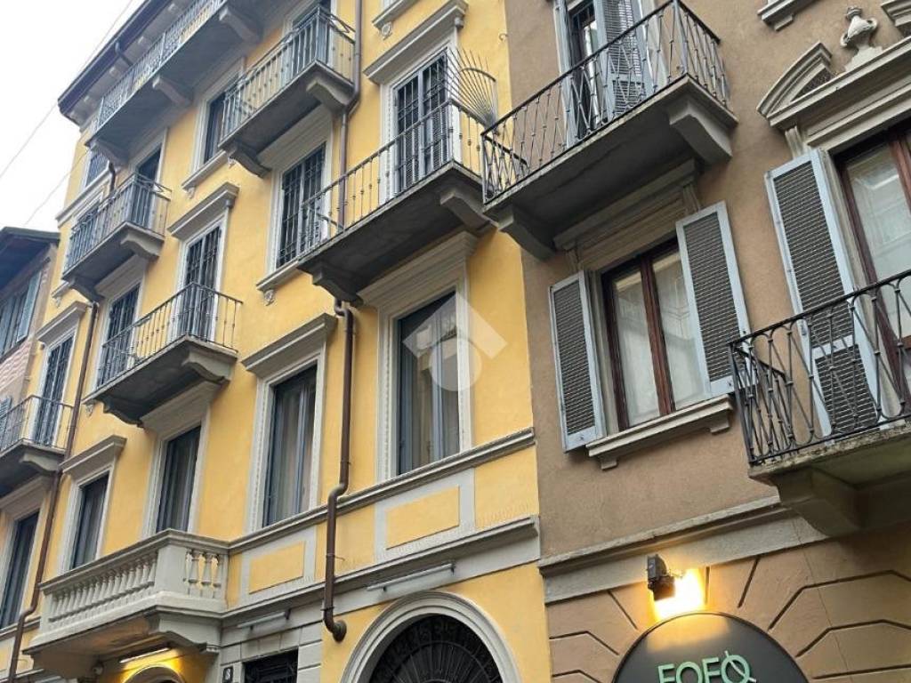 Sale Apartment Milan. 1-bedroom flat in via Cerva 6. Good condition ...