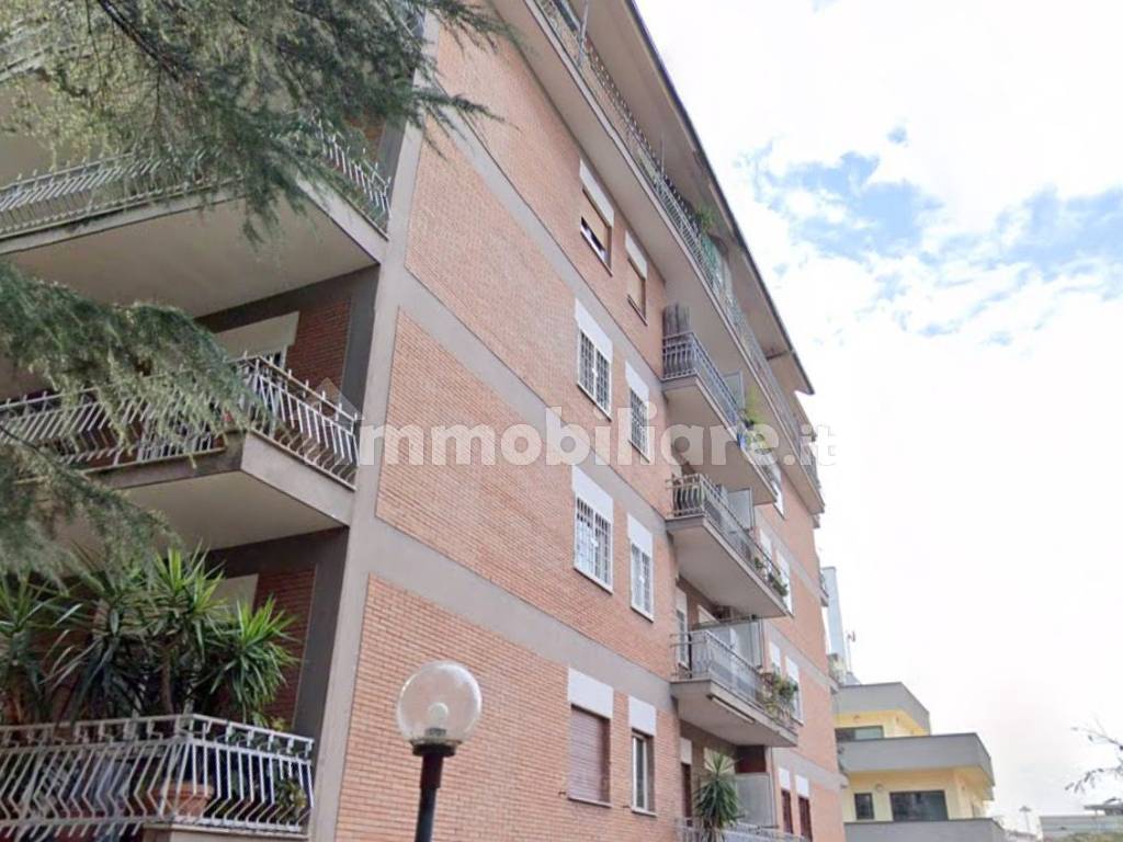 Affitto Appartamento Roma. Bilocale in via Carlo Perrier. Buono stato ...