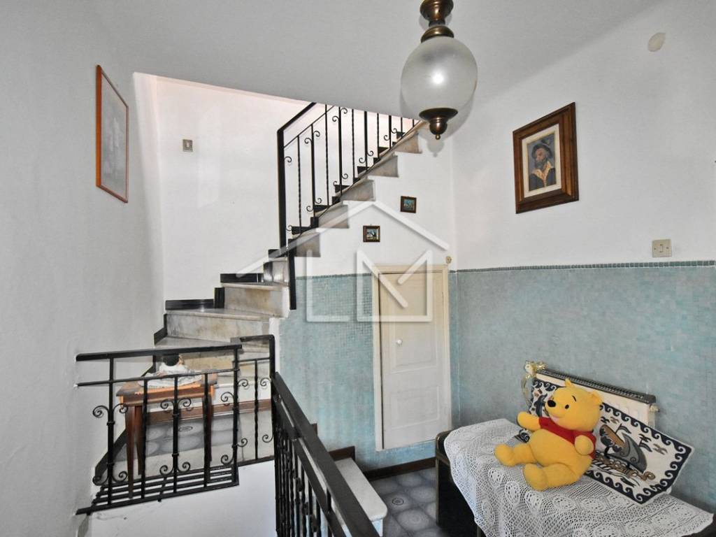 Vendita Appartamento in via Domenico Carro 22. Lerici. Da ristrutturare ...