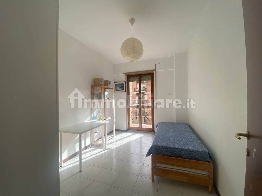Vendita Appartamento Roma. Trilocale in via Attio Labeone 59. Buono ...