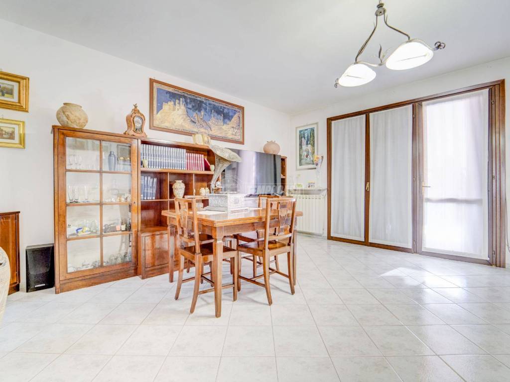 Vendita Appartamento Cameri. Quadrilocale in via Giacomo Matteotti ...