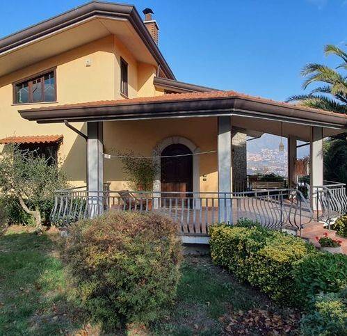 Vendita Villa unifamiliare in via Aldo Moro Monteforte Irpino. Buono ...