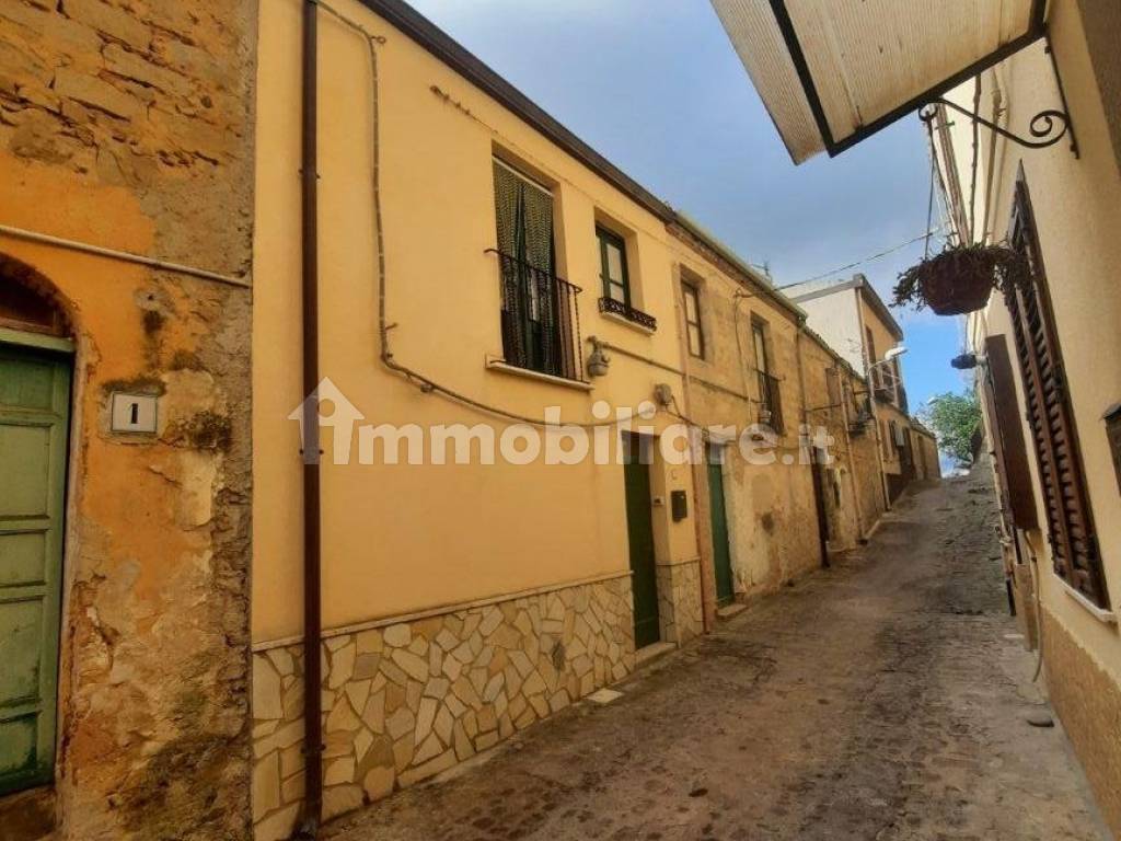 Vendita Terratetto unifamiliare in via Fratelli Bandiera 3 Pollina ...