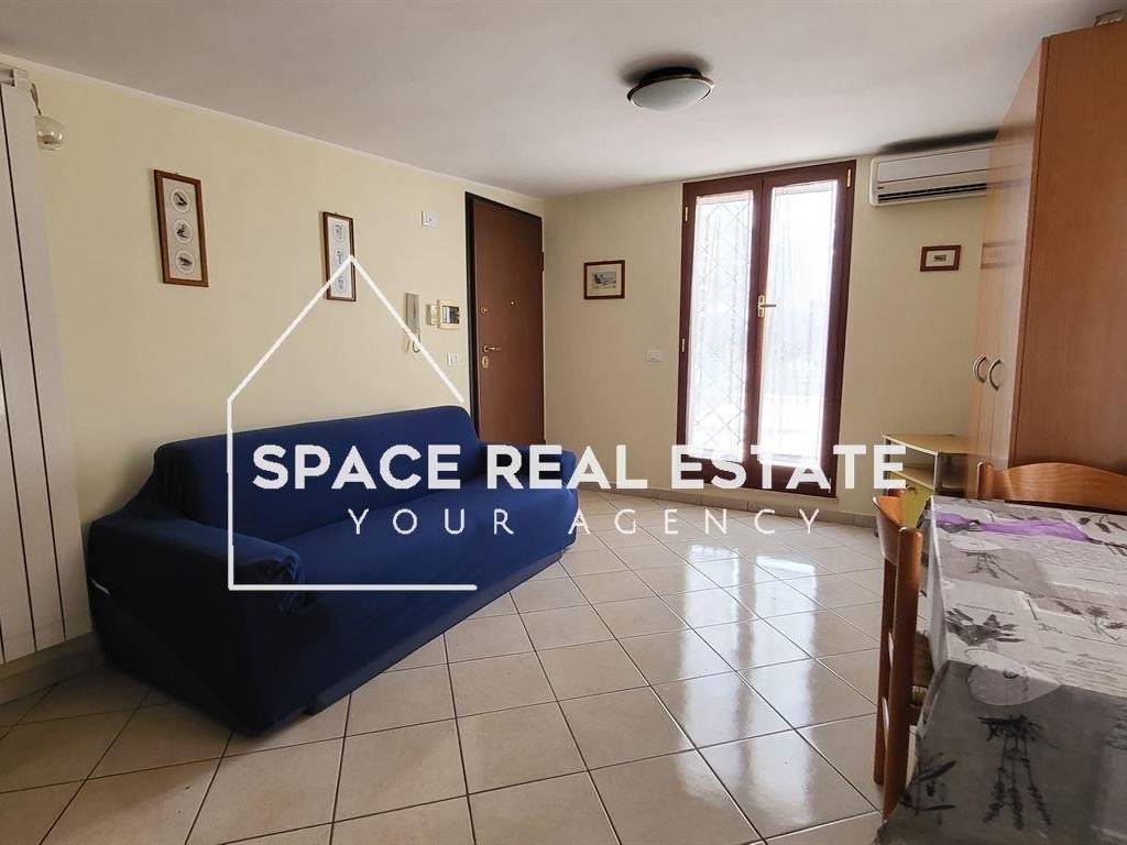 Affitto Appartamento Pomezia. Monolocale in via Roma. Ottimo stato ...