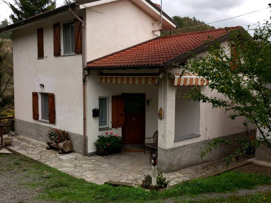 Vendita Villa unifamiliare in via Case Sparse Gavi. Ottimo stato, posto ...