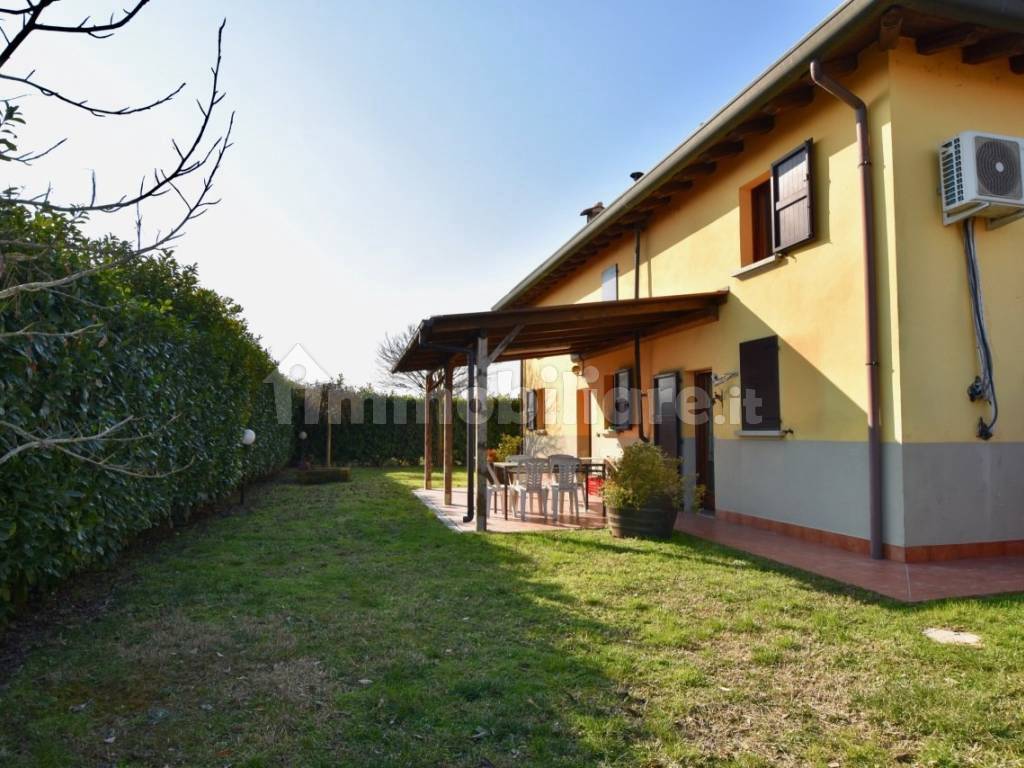 Vendita Villa a schiera in via Scala Ponente San Pietro in Casale ...