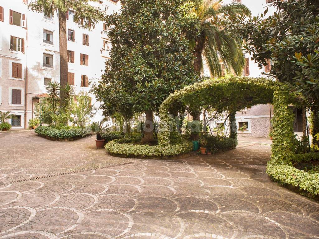 Vendita Appartamento Roma. Quadrilocale in via Taro. Buono stato, primo ...