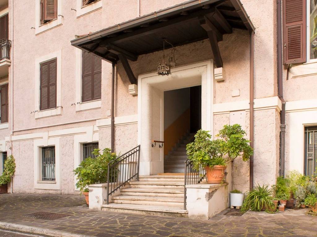Vendita Appartamento Roma. Quadrilocale in via Taro. Buono stato, primo ...