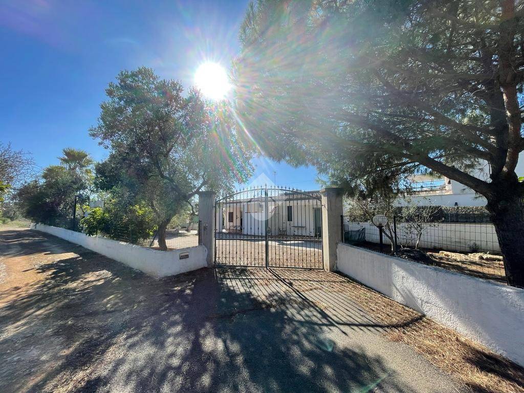 Vendita Villa unifamiliare in Contrada occhichiuso Racale. Buono stato ...