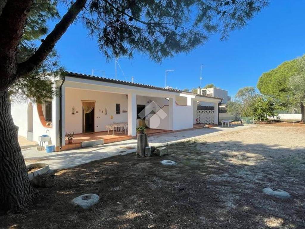 Vendita Villa unifamiliare in Contrada occhichiuso Racale. Buono stato ...