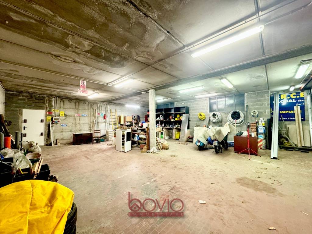 Magazzino - Deposito via Aosta 25, San Mauro Torinese, Rif. 107038535 ...