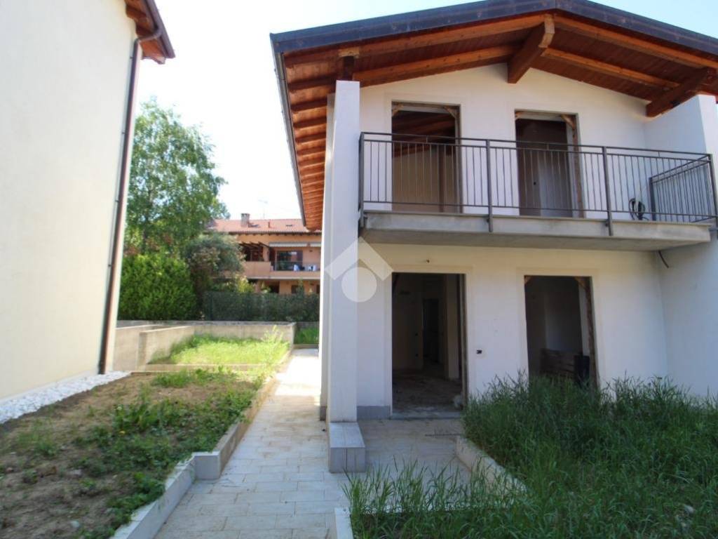 Vendita Villa a schiera in via Roma 35 Ranica. Nuova, posto auto, con ...