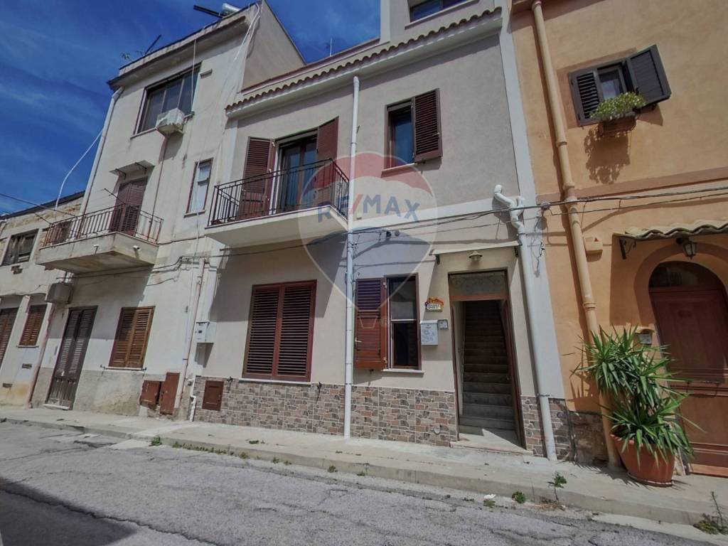 Vendita Terratetto unifamiliare in piazza Teresa Martin 27 Cinisi ...