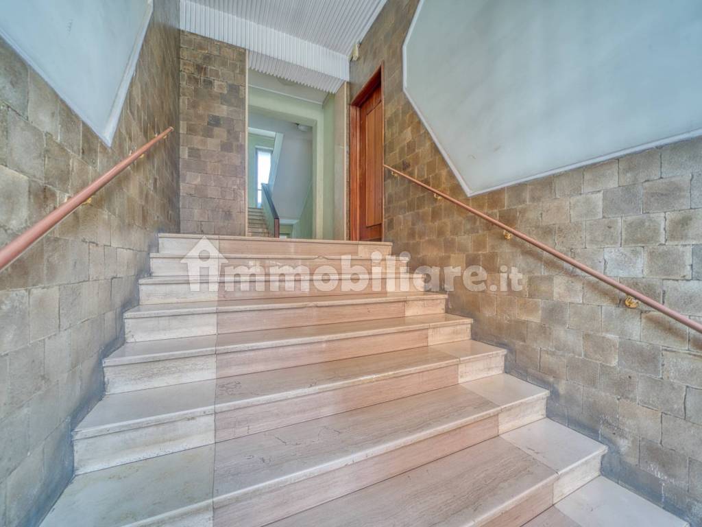 Vendita Appartamento Torino. Trilocale in via Rondissone 24. Buono ...